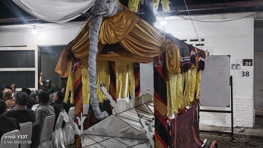 Maria Raja Roto Gajah Loppak Adat Duka Angkola: Penghormatan Terakhir ...